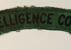 INTELLIGENCE CORPS WW2 Printed Shoulder Title Badge – CALICO PRINTERS ...