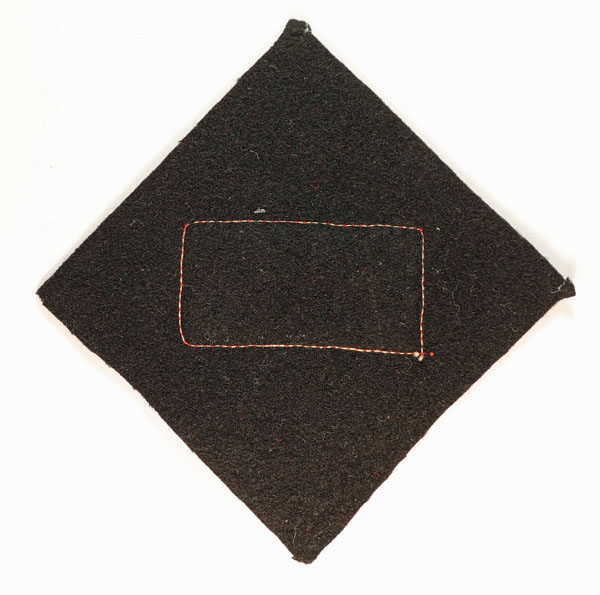 QUEEN’S Regiment Early 1930’s Pugaree Flash Badge — Lot No. 4695 ...