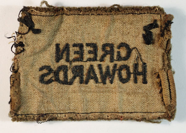 GREEN/HOWARDS WW2 Embroidered Khaki Shoulder Title Badge — Lot No. 4750 ...
