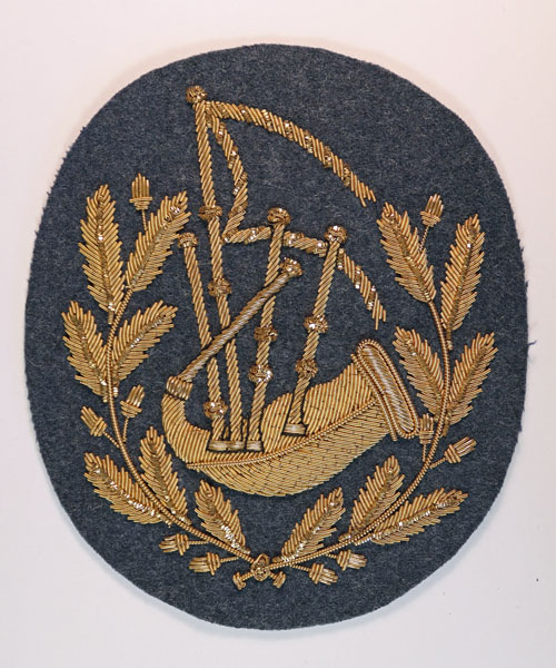 R.A.F. Pipes & Drums Band – Pipe Major Bullion Arm Badge — Lot No. 4790 ...