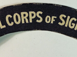 ROYAL CORPS OF SIGNALS WW2 Printed Shoulder Title Badge – CALICO ...