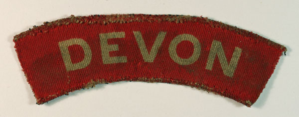 DEVON WW2 Printed Shoulder Title Badge – CALICO PRINTERS — Lot No. 5740 ...