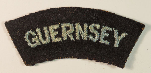 GUERNSEY – R.A.F. WW2 Embroidered Nationality Shoulder Title Badge ...