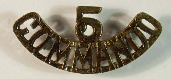 5/COMMANDO WW2 Cast Brass Shoulder Title Badge – SCARCE — Lot No. 5862 ...