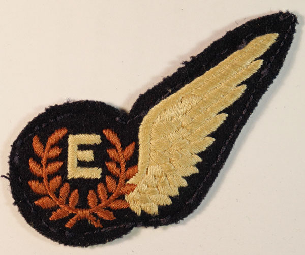 R.A.F. ‘E’ – FLIGHT ENGINEER WW2 Embroidered Half Brevet Badge ...